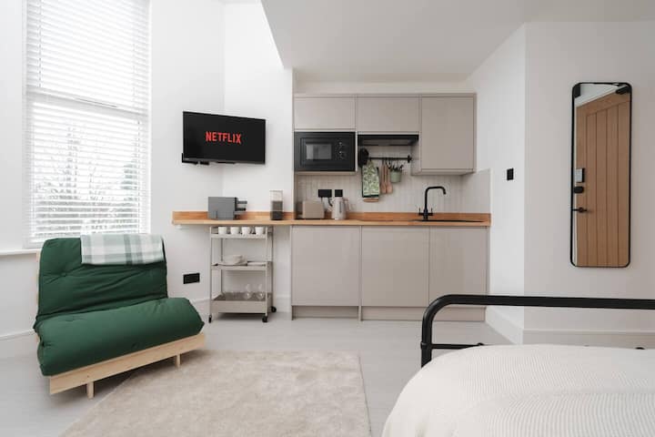 Independent | Kitchen, Desk & Washer | Freeparking - 利物浦