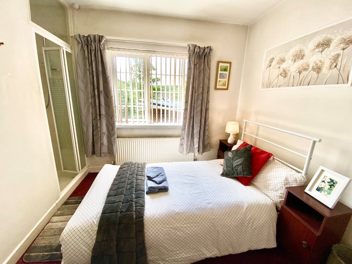 Peaceful Private Room With Own Shower - Letterkenny