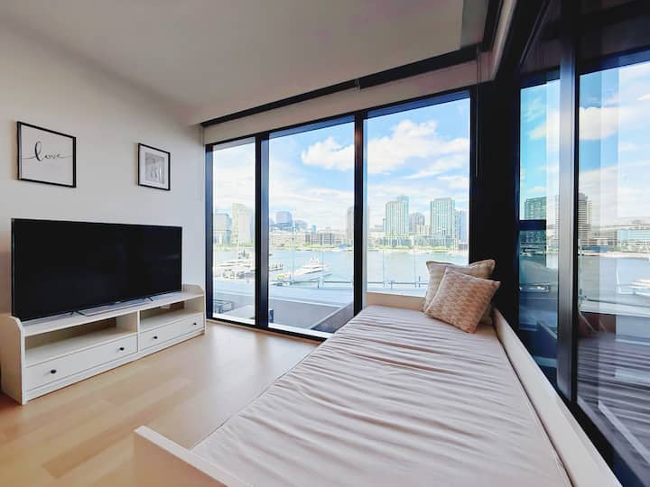 Waterfront1b1b+freepark@freetramzone Perf4longstay - Williamstown