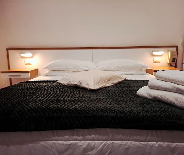 Hotel Brotas Camera Quadrupla Al Mare - Rimini