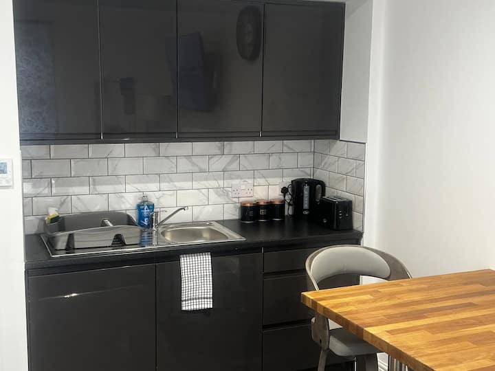 Town Centre Cosy Flat - South Wales