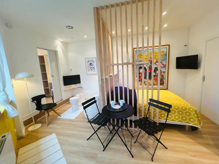 Le Goldorak, Hypercentre Niort, Parking Et Clim. - Niort