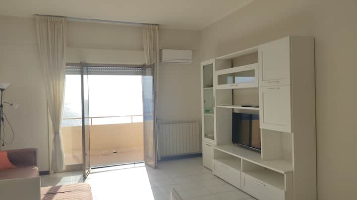 Grand Appartement Avec Vue Sur Le Stretto. - Messina