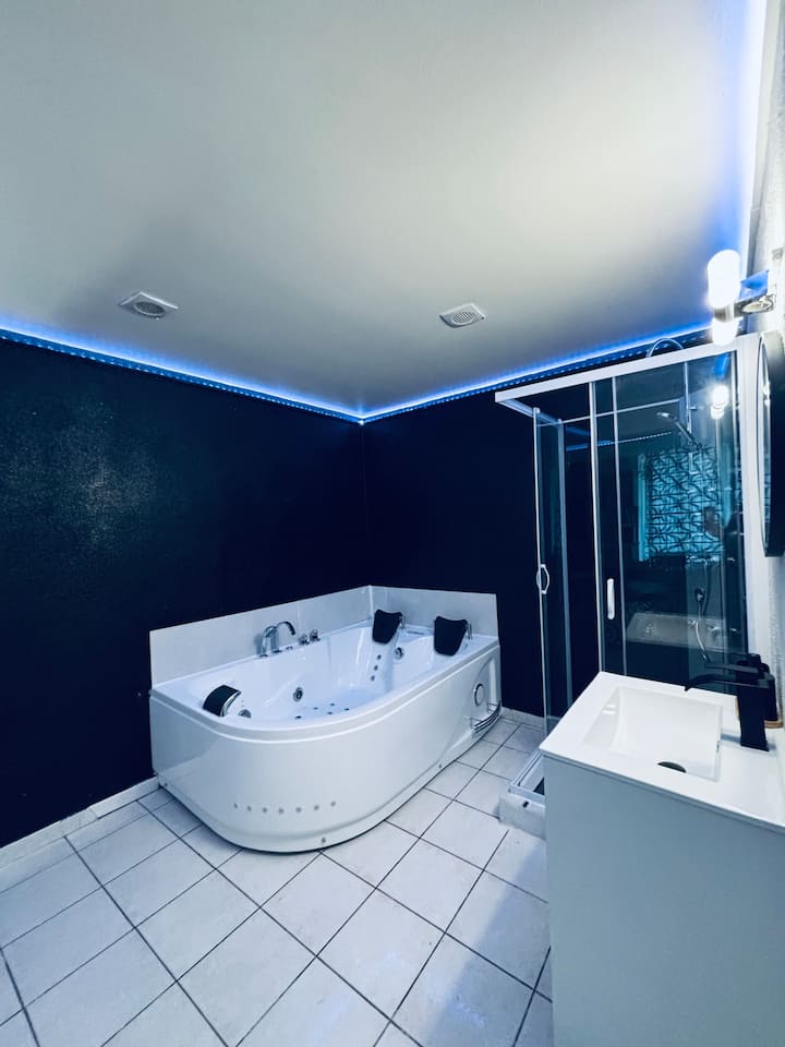 Love Room_jacuzzy_beziers - Béziers