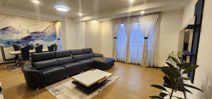 Spacious 5br ,3ba,  Balcony And Near Airport - Addis-Abeba