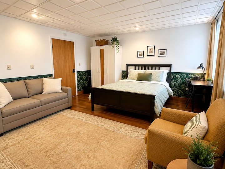 Spacious Stay By Yale & Hospital - New Haven, CT