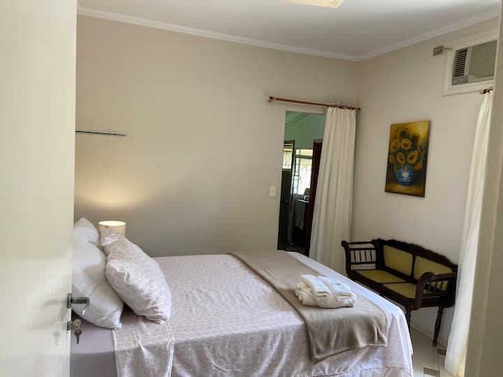 Quarto Com Closet Na Natureza - Campo Grande