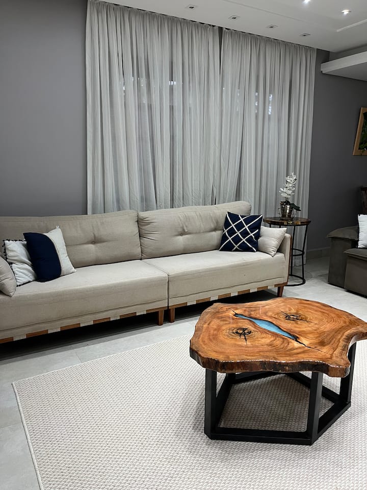 Charmosa Casa C/ Ar - 4 Min Praia - Ubatuba - Ubatuba