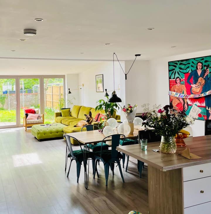 A Modern Family House - St Albans, UK
