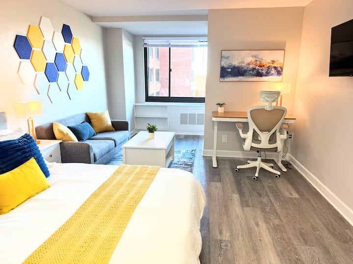 *New* Modern Studio W/ Gym, Pool, Dc Views,parking - Arlington, VA