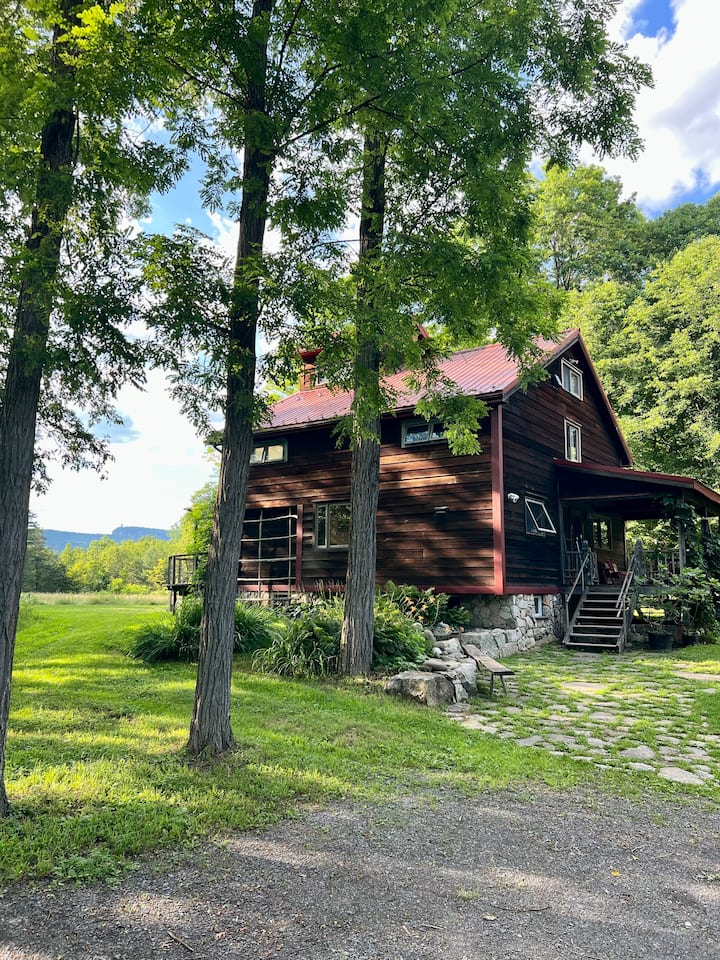 Secluded Gunks Retreat With Mohonk Skytop View - New Paltz, NY