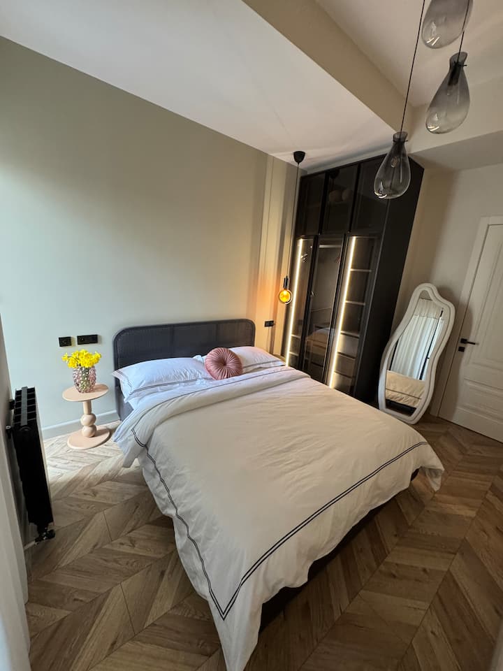 Elegant 1br Near Mrgvali Baghi - Tbilisi