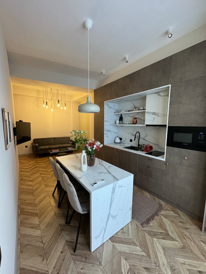Elegant 1br Near Mrgvali Baghi, Vake - Tbilisi