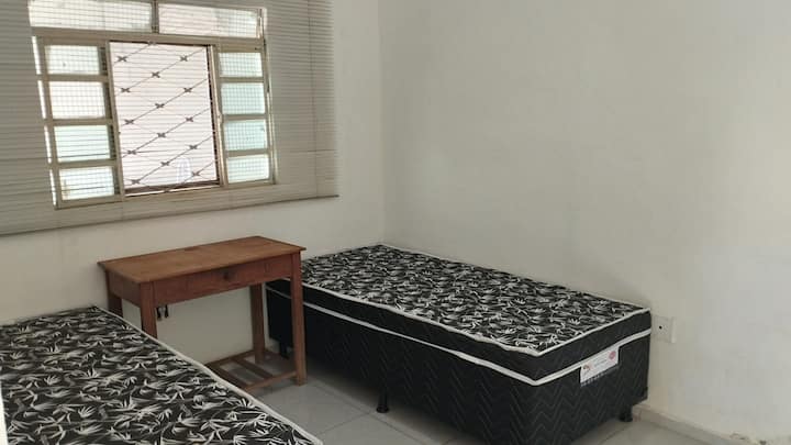 Quarto Perto Da Ufmg, Com Banheiro Privativo - Belo Horizonte