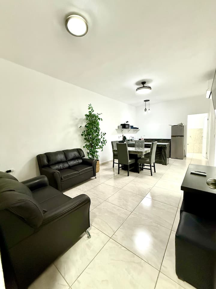 11 Mins Consulado|cochera Electrica|planta Alta - Nuevo Laredo