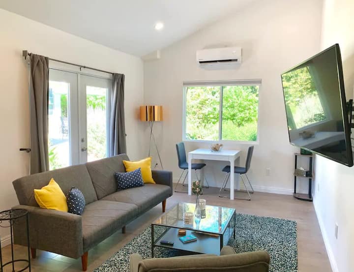 124 Modern Private Guest House - Sherman Oaks - Los Angeles