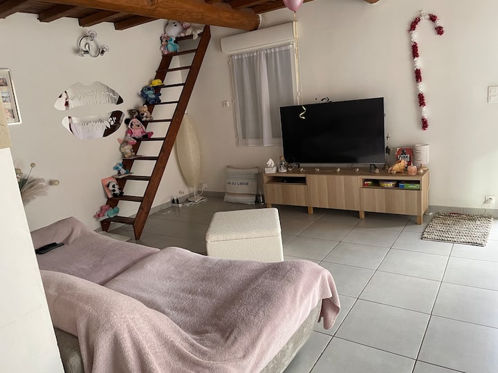 Charmant Logement Proche De La Gare - Arlés