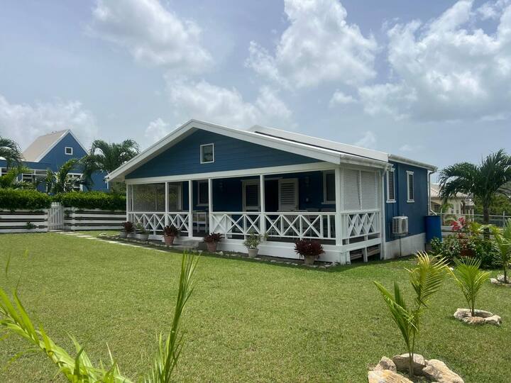 Royal Cottage 7 Mins From Beach - Antigua and Barbuda