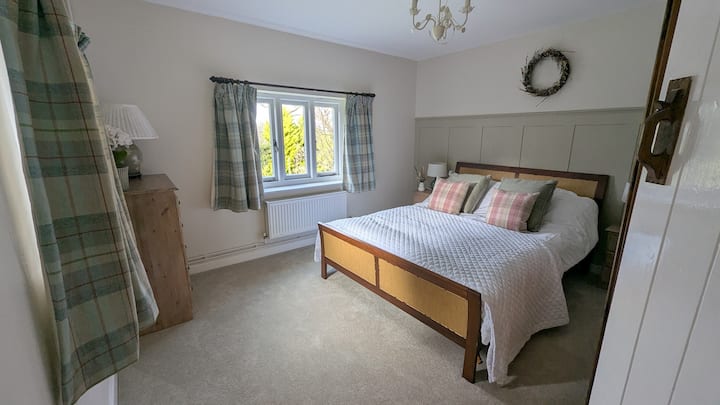 Cottage Near Bristol Airport - Clevedon, UK