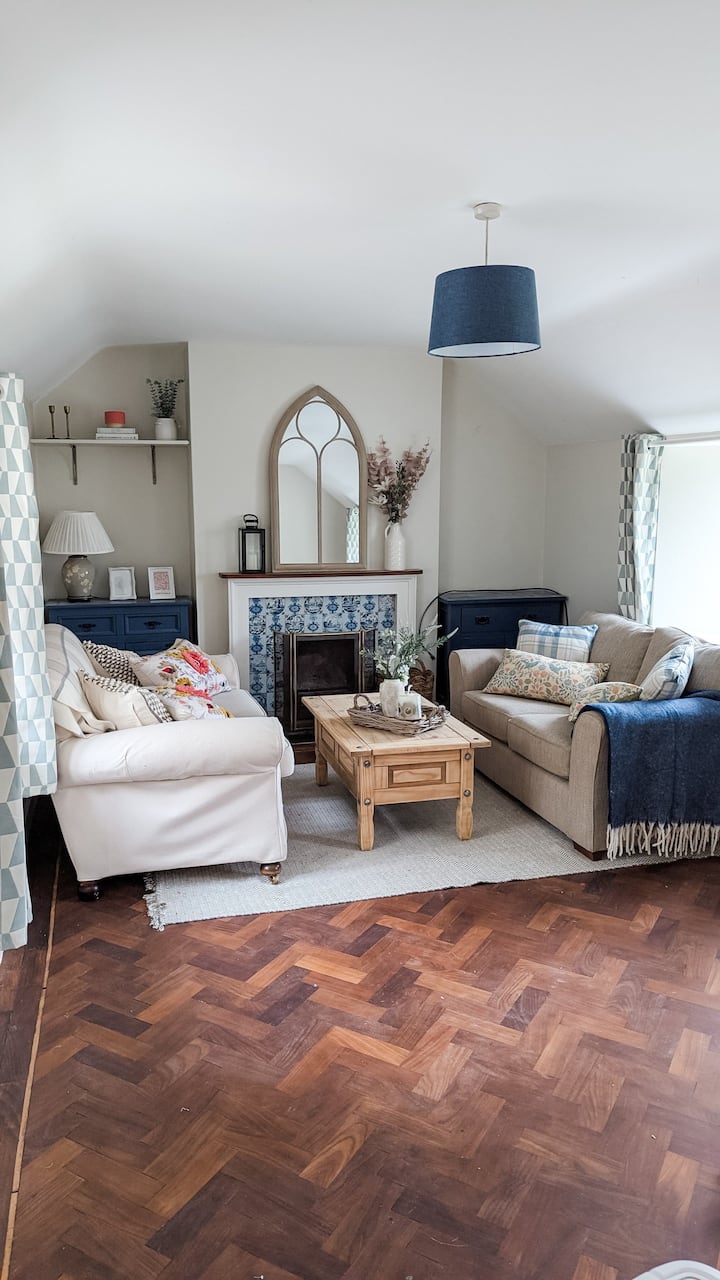 Cottage Near Bristol Airport - Clevedon, UK