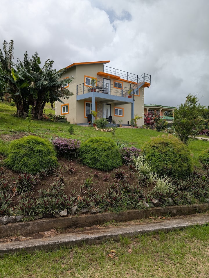 Cozy Mountain Hideaway - Dominica