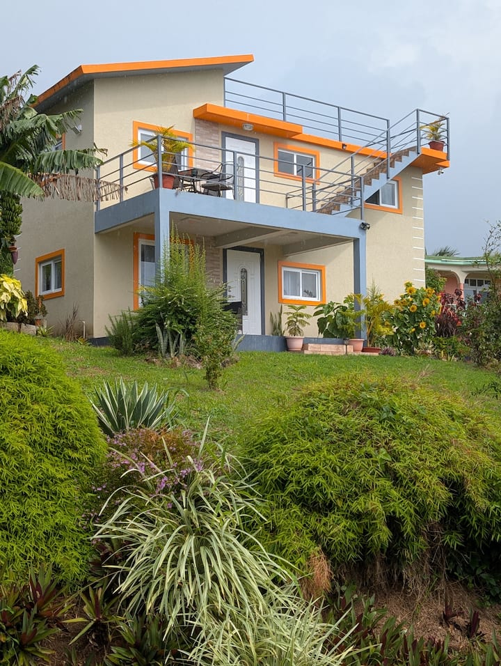 Cozy Mountain Hideaway - Dominica