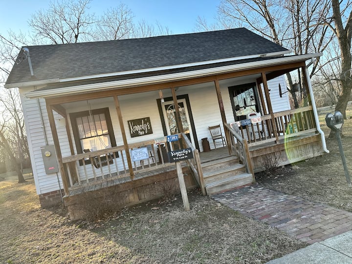 Kennedy’s Place - Harrisburg, IL