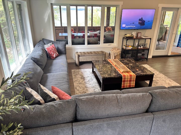 Lakefront 6 Bedroom Dream Cabin! - Manitoba