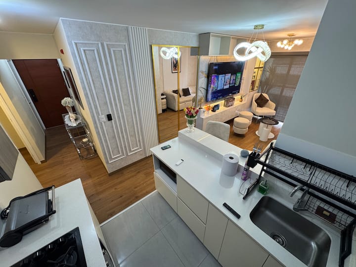 Moderno Y Lujoso Apartamento En Miraflores - Peru