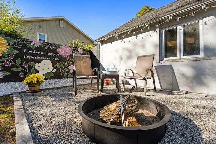 "The Huckleberry Inn" - Your Home Away From Home - Míchigan