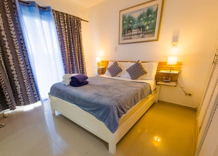 Modern Apt Los Corales: Pool & Beach 10 Min Walk - Punta Cana