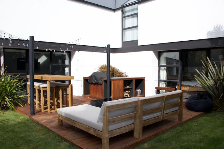 Executive Home - Central & Sunny - Christchurch