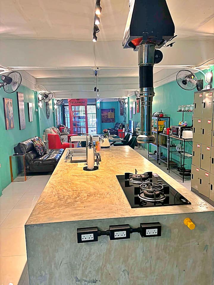 Stunning Artists Triplex With A Chef's Kitchen - Chiang Mai