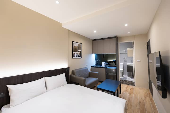 舒適雙人房~步行夜市三分鐘 - Taichung City