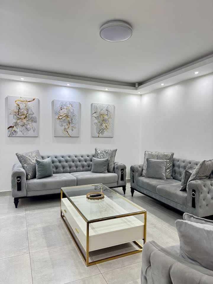 Zaidi Luxury Home - Evander