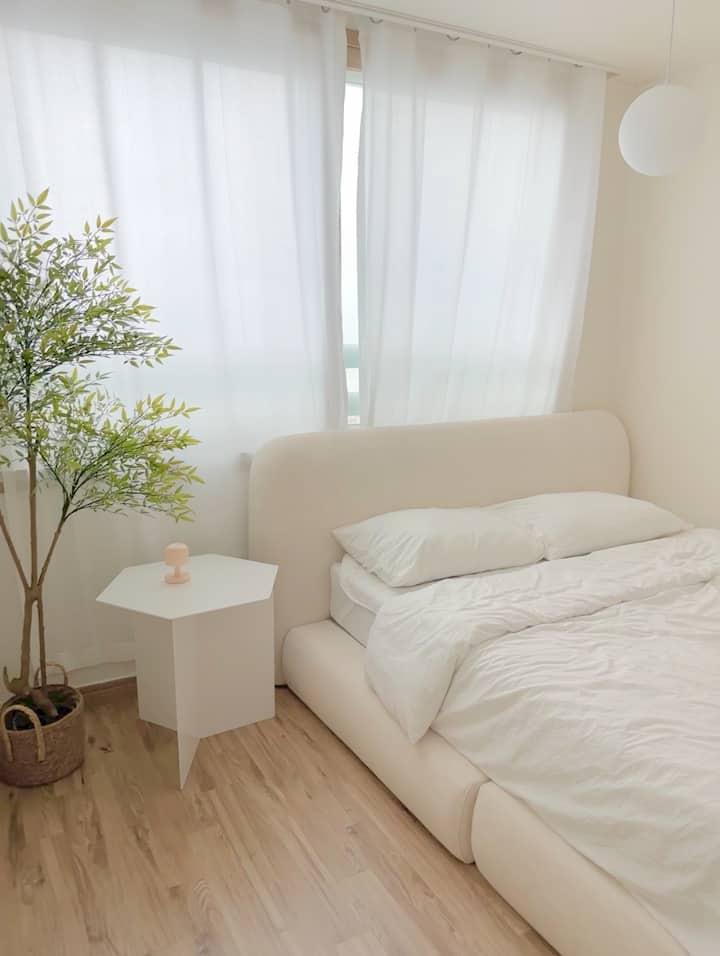 #O Stay No.8 /해운대 달맞이길 감성주택 / 6인 숙소 3룸(거실,방2) - Busan