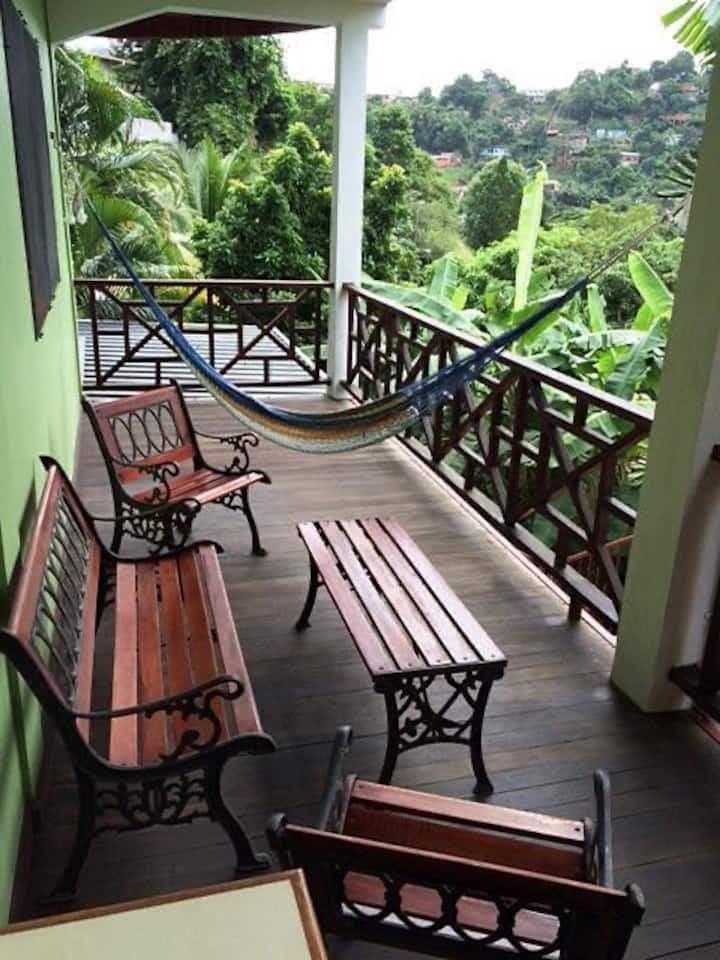 Two Bedroom House In St Anns Pos - Port of Spain