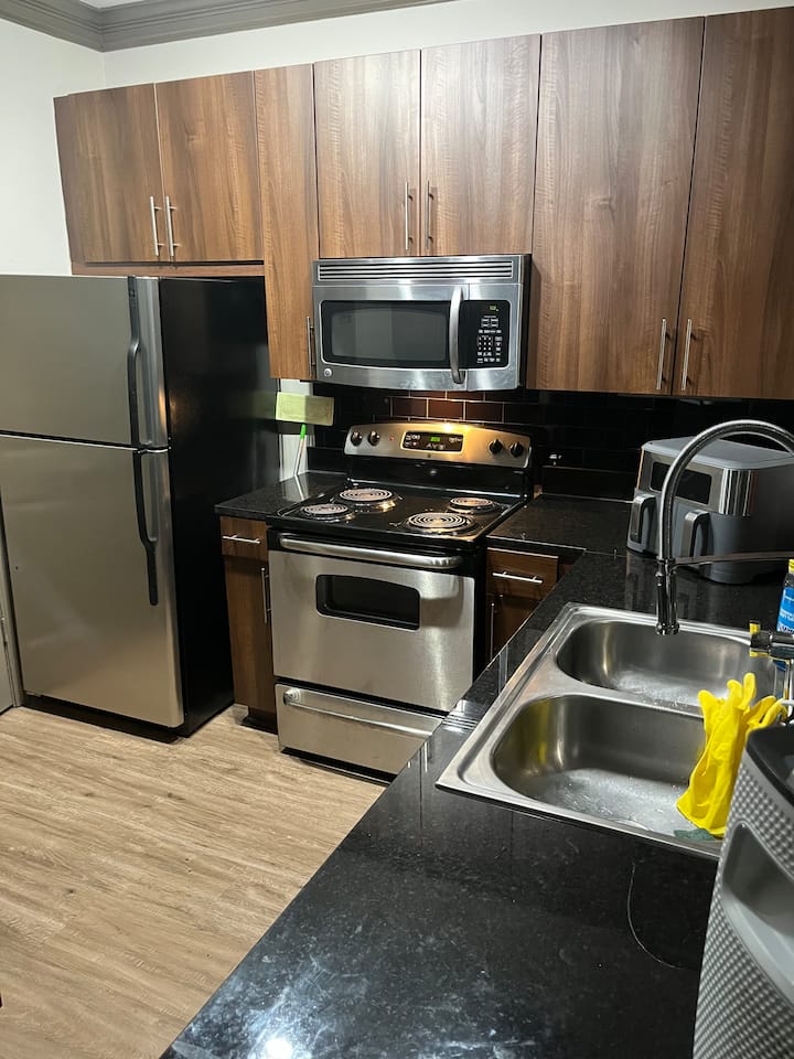 Quiet Place In A Vibrant Area - Sandy Springs, GA