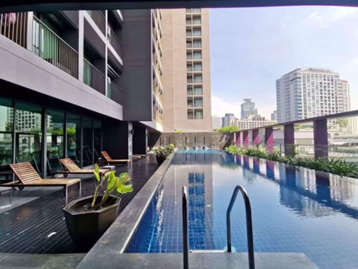 Bts-linked Apt In Thonglor Hub - Bangkok