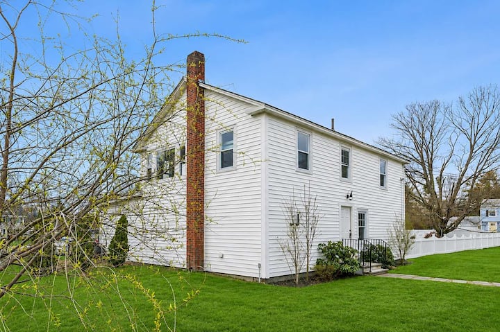 The Coastal Nest - Stay For 5! - Scarborough, ME
