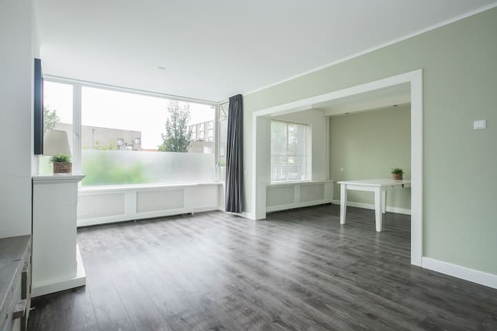 Modern En Ruim Appartement Volledig Gemeubileerd - Hilversum