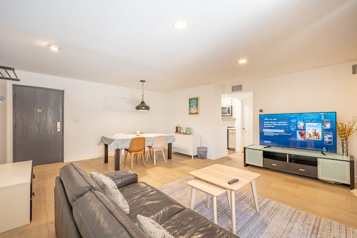 Sophisticated Home Near Old Town Pasadena - Pasadena, CA