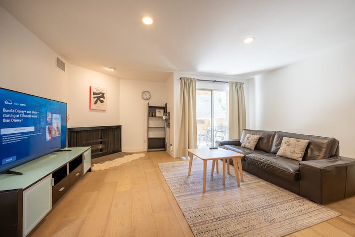 Sophisticated Home Near Old Town Pasadena - Pasadena, CA