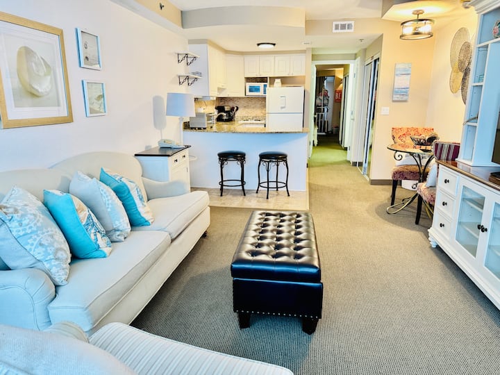 Ocean Front One Bedroom Condo! - Daytona Beach, FL