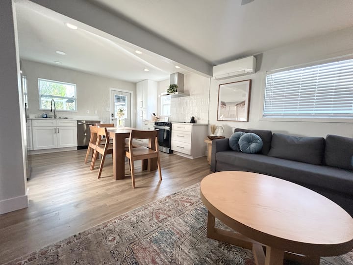 Coastal Cottage Near Beach&dtsp - St. Petersburg, FL