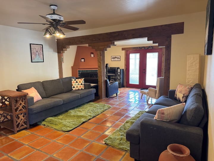 Charming 4br Tucsonan Home Awaits - Tucson, AZ