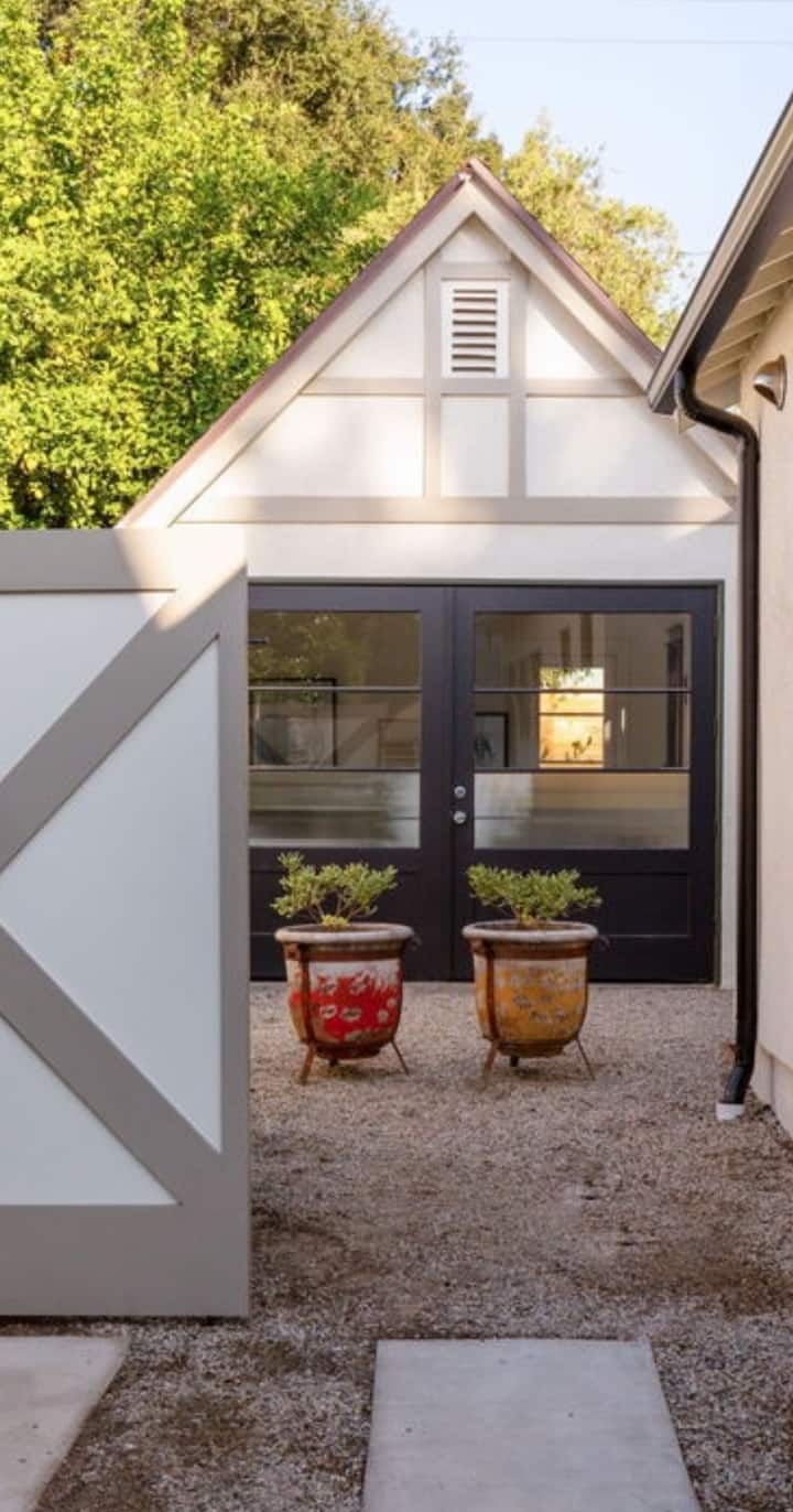 Eagle Rock Carriage House - Altadena, CA