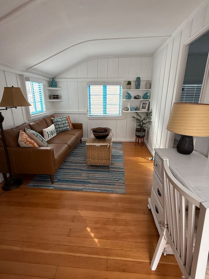 Original 1927 Beach Bungalow - Newport