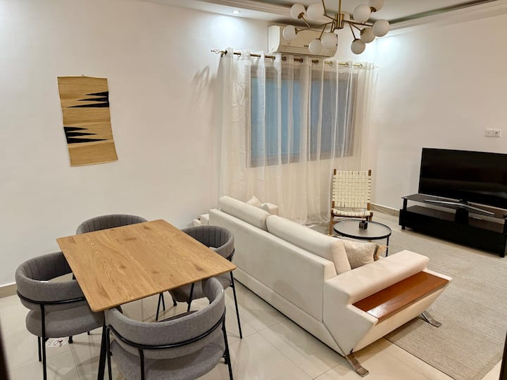 Cozy & Modern 2br Home In Mermoz - Dakar