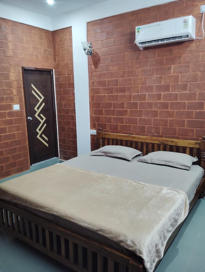 Crimson Room - Pondichéry